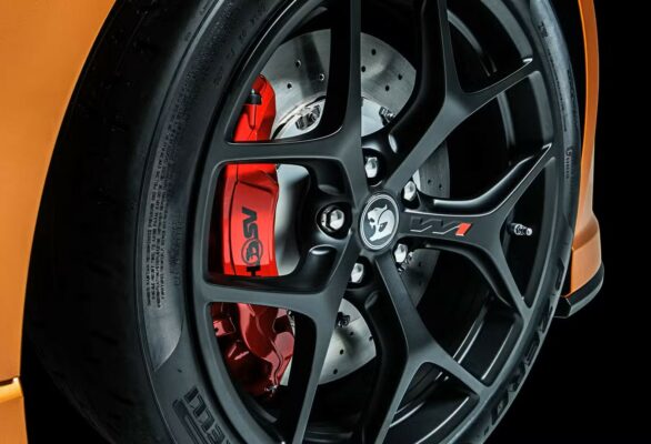 VF HSV GTS-R / W1 FRONT BRAKE KIT Commodore big brake kit. | JHP